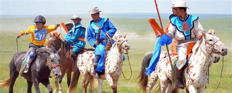 Сүхбаатар аймгийн Эрдэнэцагаан сумын 90 жилийн ойн баяр наадмын дээд насны хурдан хүлгүүд