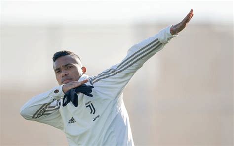 Flamengo consulta situação do lateral Alex Sandro da Juventus Coluna