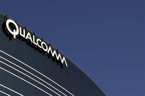 Qualcomm Posts Profit Drop Wsj