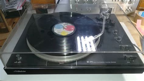Victor Ql F4 クォーツddフルオートレコードプレーヤ（1978年頃49 800円）重量 8 2kg、アナログ入門に最適です★★★の