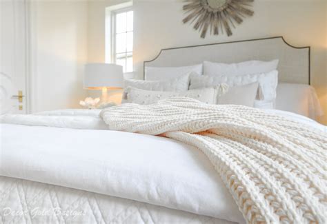 Ways To Style Throw Blankets Decor Gold Designs