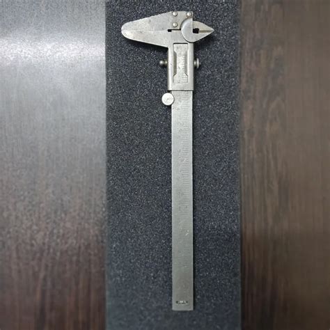 کولیس قدیمی و سالم استیل و فولاد