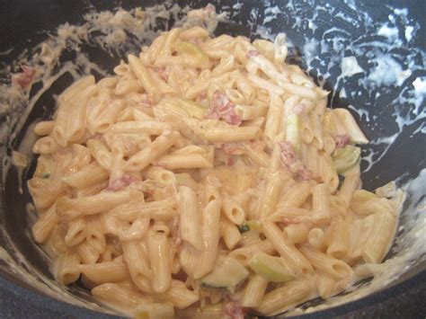 MACARRONES CON JAMÓN Y CALABACIN COCINA CON REINA