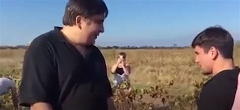 გორის მერი ლადო ხინჩეგაშვილი მიხეილ სააკაშვილთან ერთად რთველში კადრები არქივიდან Metronome Ge