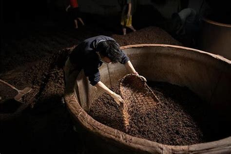茅台再次蝉联中国最具历史文化底蕴白酒品牌！ 12月22日，胡润研究院发布《2023胡润中国最具历史文化底蕴品牌榜》，100个中国内地最成功的