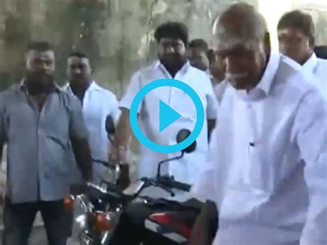 Lok Sabha Election 2024 Puducherry Cm N Rangaswamy Arrives At Polling