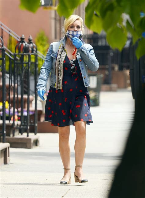 Jane Krakowski Out And About In New York 05142020 Hawtcelebs