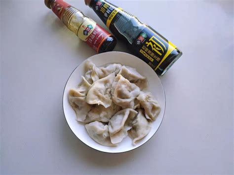 【香菇猪肉水饺的做法步骤图，怎么做好吃】豆子很可爱下厨房