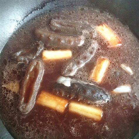 跟著大廚學做菜蔥燒海參吃起來 每日頭條
