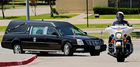 Thousands Gather To Mourn Honor 3 Slain Officers In Dallas Wtvcfox