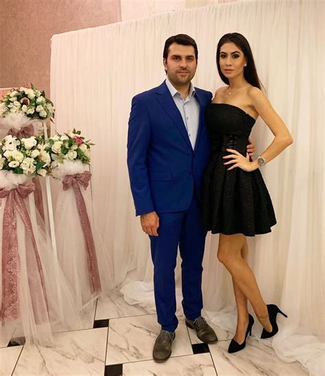 ГОРЕЩО В ПИК Ето я новата секси кумица на Бойко Борисов СНИМКИ