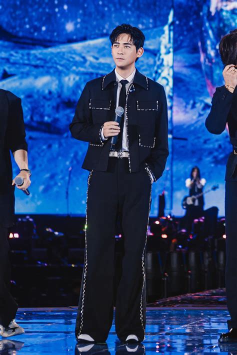 周渝民 周渝民 Added A New Photo