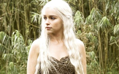 Emilia Clarke In Hbo Game Of Thrones Wallpapers Hd Wallpapers Id 10059