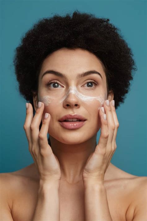 When To Use Azelaic Acid In Your Routine A Gal S Guide To Glowing Skin