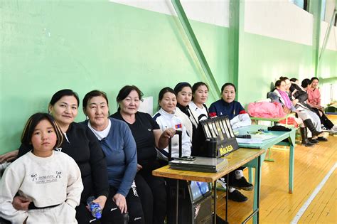 Үзэсгэлэнт Үенч Үзэсгэлэнт Үенч Эмэгтэйчүүдийн зөвлөл