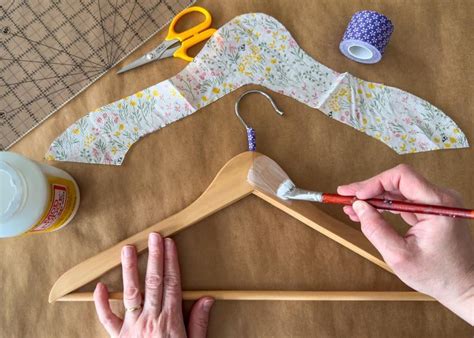 How To Make Découpage Wooden Hangers Using Paper Napkins