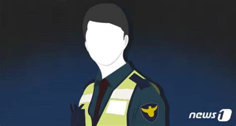 제복에 가스총 찼는데 경찰 아닌 것 같아요”시민 신고에 40대 검거 오리광장 뉴덕