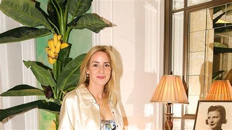 El álbum De Fotos De Grace Goldsmith La Mujer Con La Que Se Casa Alan