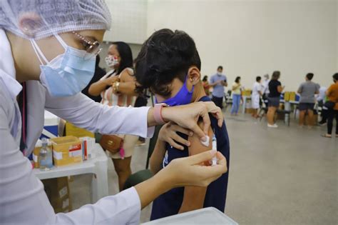 Fortaleza libera 1ª dose da vacina contra Covid para crianças de 5 a 11