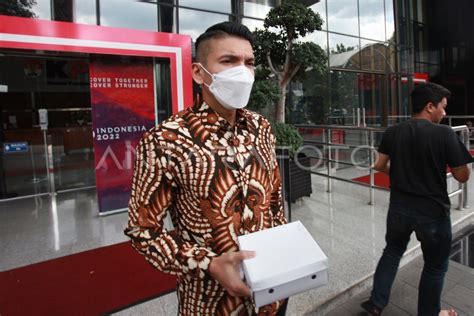 pemeriksaan anggota dpr muhammad kadafi antara foto