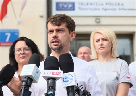 Polacy ocenili start AgroUnii z list KO Złe wieści dla Kołodziejczaka