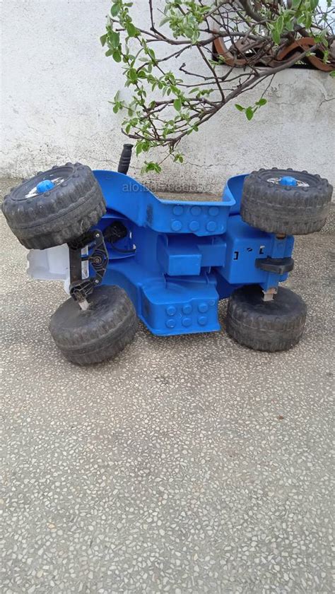 Детска акумулаторна електрическа количка Играчки София Количката е за ремонт или за ча