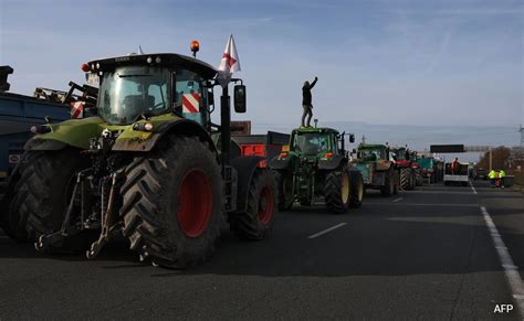 Protesting French Farmers Plan Blockade Of Paris