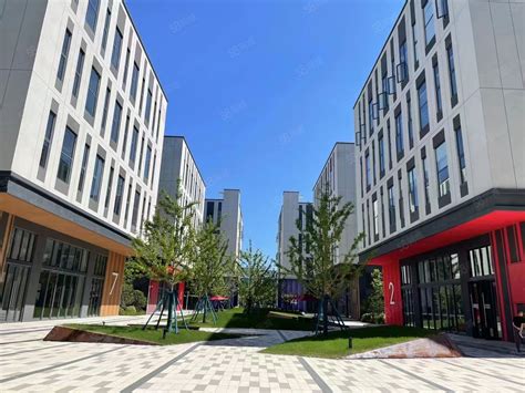 【7图】虹桥商务区 金地开发 平层商务精装办公 近高架地铁上海闵行莘庄工业区金地威新闵行科创园莘庄园写字楼出租 上海58同城