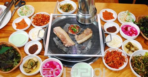 홍천 맛집 믿고 먹을 수 있는 정직한 맛 숲속에 까망돼지