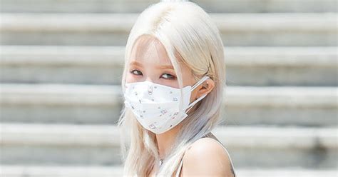 여자아이들 소연폭염 속 시원한 민소매 패션 사진