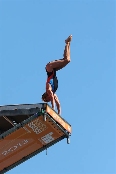 Sexy Female Divers