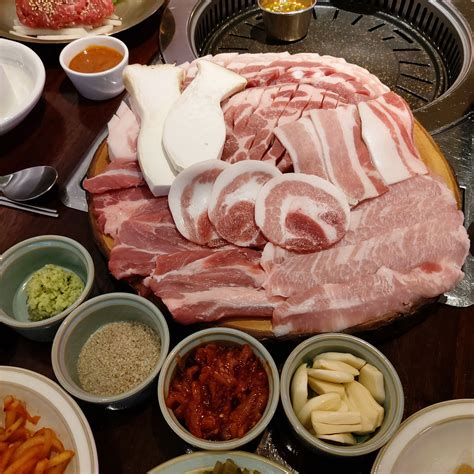 안산 핫플레이스 고잔신도시 야장에서 핫 하다는 제주도깨비😍 야장에서 제주통삼겹에 소주 한잔