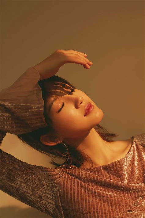 苏青最新时尚大片曝光 落日红裙多种魅力max延禧