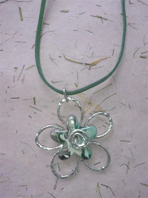 Pin Di Lanyn Bogan Su All Wired Jewelry Collane Collane Fai Da Te