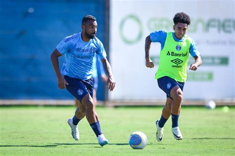 Renato deve escalar um time misto contra o Cuiabá neste sábado abc