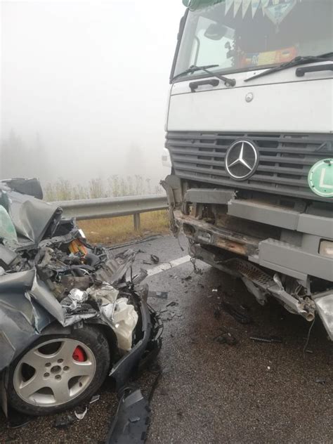 FOTO VIDEO Grav accident în Pasul Tihuța Un bărbat a murit iar alte trei persoane au fost