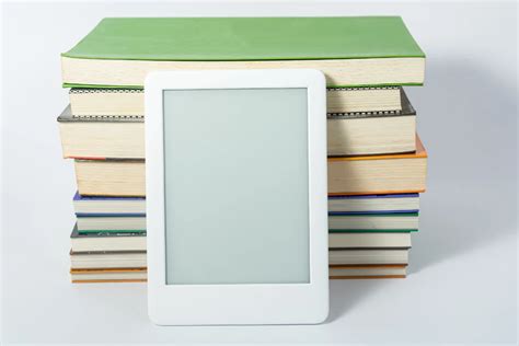 Real Books Vs Kindle What Should You Choose Basmo