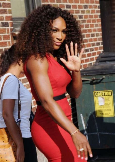 Hot Bio Celebrity Pictures Serena Williams In Red