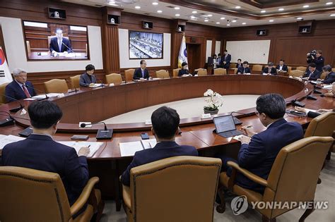 국정 현안 관계 장관회의에서 발언하는 한덕수 총리 연합뉴스