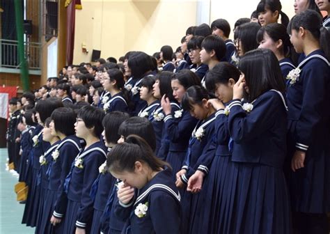 思い出胸に母校と別れ 中学校卒業式