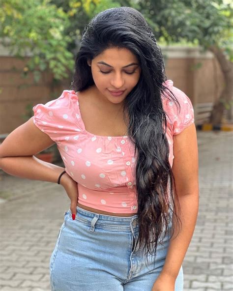 ‘நீ கட்டும் சேல மடிப்புள நா கசங்கி போனேன்… சேலையில் அது தெரிய போஸ் கொடுத்துள்ள நடிகை ரேஷ்மா