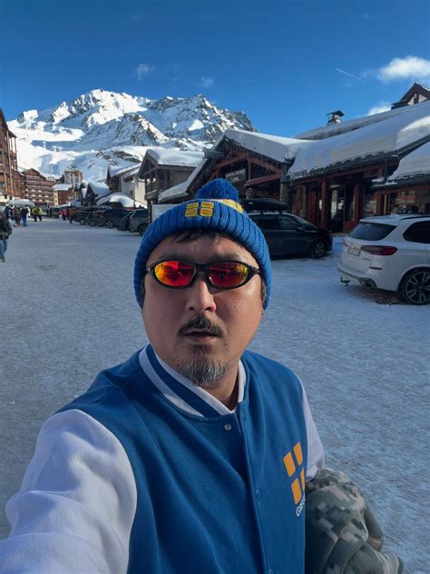 오오티디 스키장룩 오늘을 위해 아껴뒀어 그렉스 풀 착장 그리고 25 년된 오클리 자켓 오클리는 왜 옛날거가 더 짱짱한 느낌인지 모르겠네 ㅋᩚ ㅋᩚ ㅋᩚ ㅋᩚ ㅋᩚ