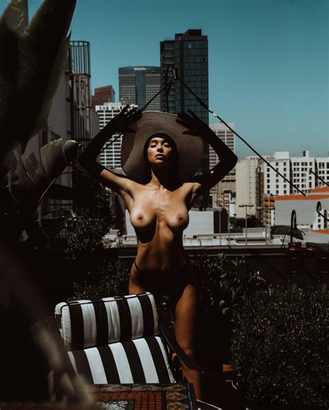 Emma Holley Nude Photos TheFappening