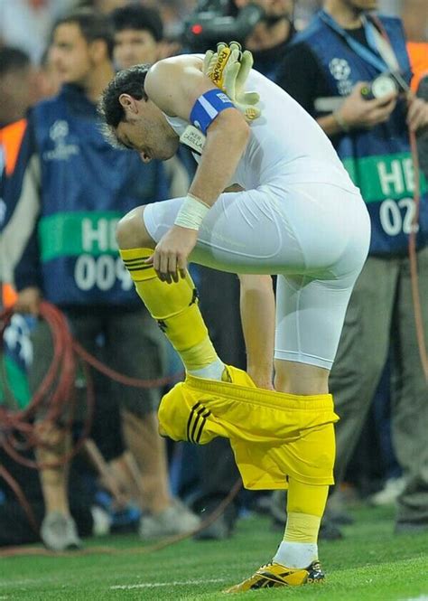 Soccer Players Hot Soccer Guys Moda Casual Casillas Real Madrid Men