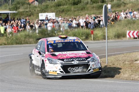 Víctor Senra no da opción a sorpresa en el Rallye de Pontevedra