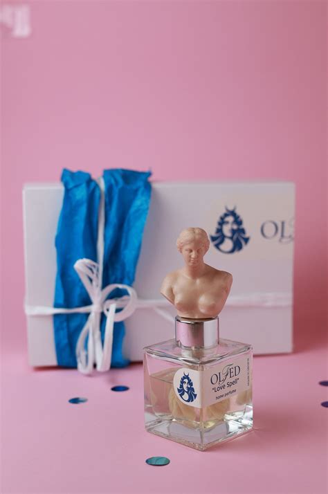 Porcelain Diffuser Ceramic Oil Diffuser Aromatherapy Handcrafted Ceramic Sculpture Room Diffuser