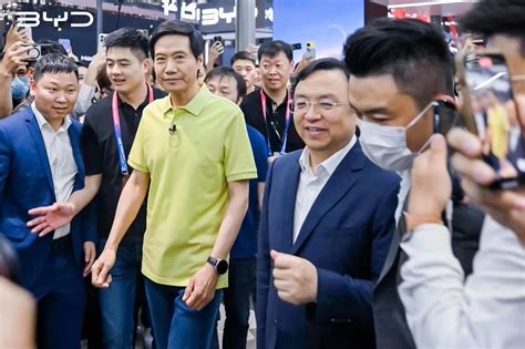 雷军：逛了 2024 北京车展感觉很绝望，车企做产品“全靠蒙”“同质化” 果核剥壳