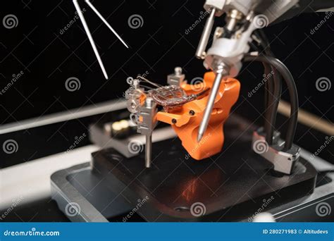 3d Printing And Additive Manufacturing Robot Constructing Intricate