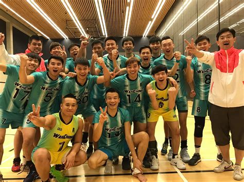 【第37屆全港公開男子排球錦標賽報捷】 華青今天在甲一組錦標賽事一雪上面錦標賽前恥以3 1勝先鋒。今天賽事一眾老將表現持續穩定，而幾位年青球員