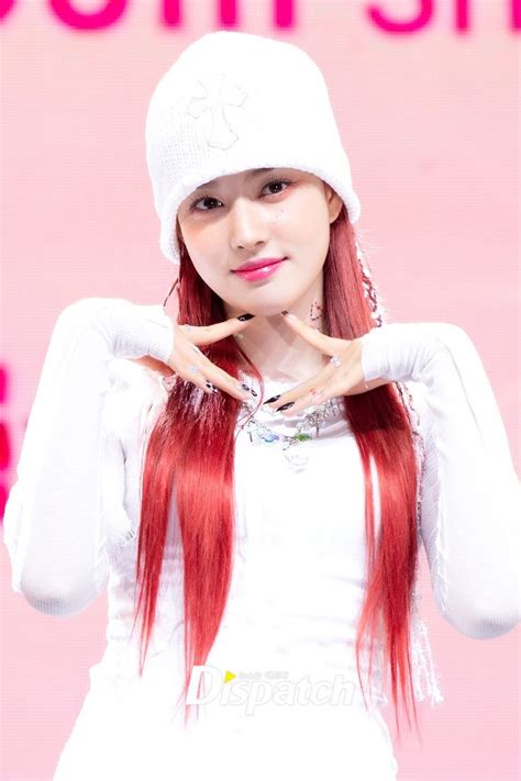 [현장포토] 매일이 리즈다 윤 막내의 시크 스테이씨 디스패치 뉴스는 팩트다 사랑이란 아이돌 사진